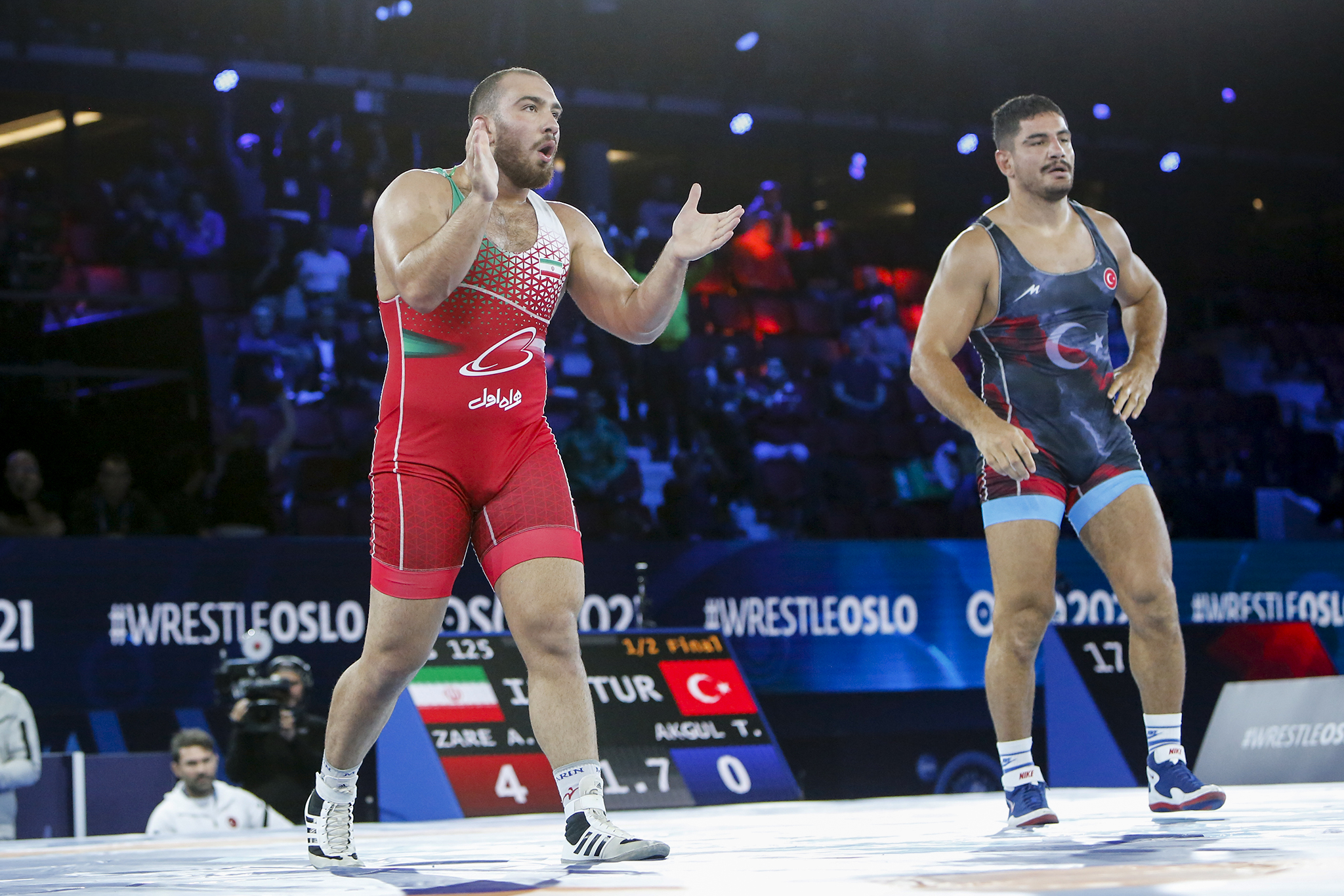 Zare Returns With Eyes On World Domination United World Wrestling 